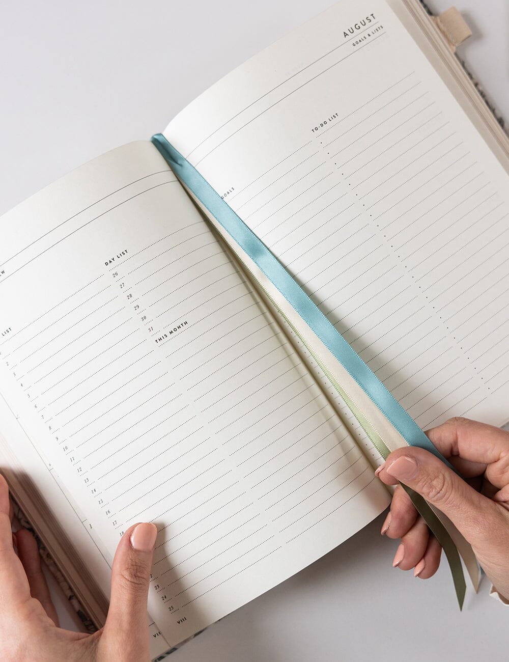 2026 Desktop Linen Bound Planner - Ivory Garden – SohoGirl